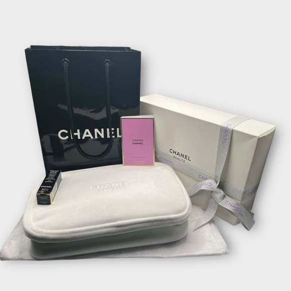 CHANEL | Makeup | Chanel Gift Set | Poshmark